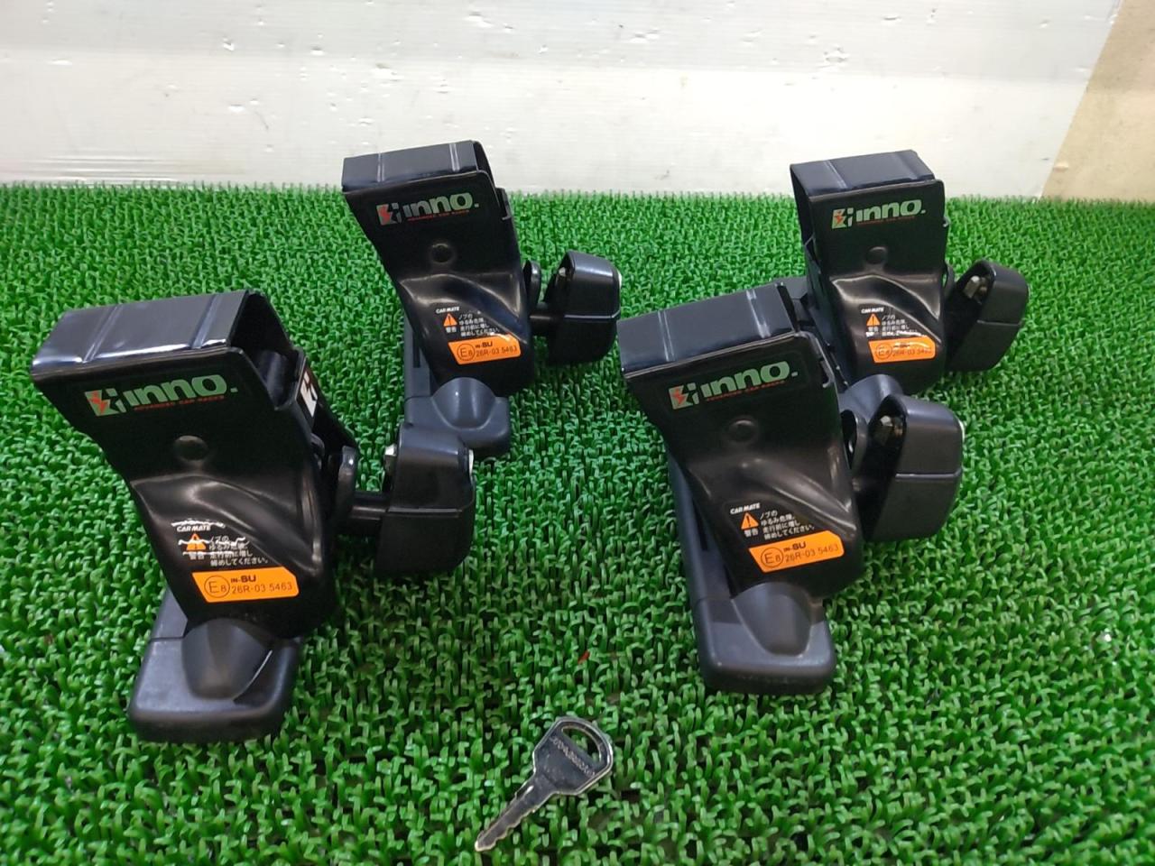 ★9月のお値下げ品!!★ INNO INSU ベーシックステーフットセット | 中古品 | アップガレージ 越谷店 | カー用品 キャリアを通販で購入する | 中古カー＆バイク用品の販売なら ...