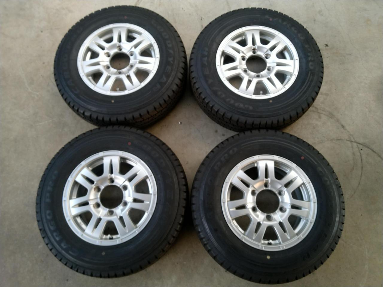 メーカー不明 ツイン7本スポークホイール + GOODYEAR(グッドイヤー) CARG PRO 107/105L | カー用品 タイヤ ...