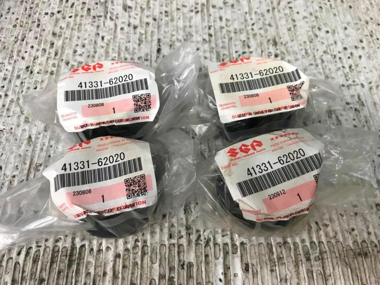 SUZUKI ジムニー純正 フロントリーフ用ブッシュ 41331-26020 4個セット | カー用品 足まわり その他足まわりを通販で購入 ...