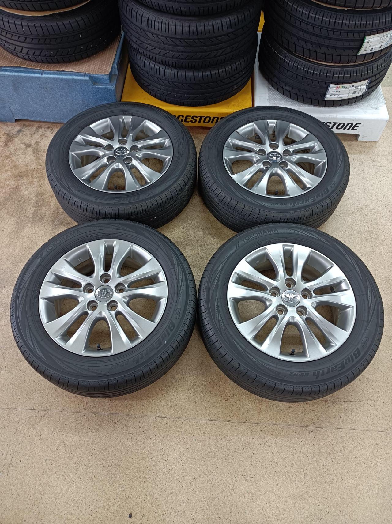 TOYOTA 70系 ノア、ヴォクシー純正 後期 + YOKOHAMA Bluearth RV-02 92H | カー用品 タイヤホイール ...