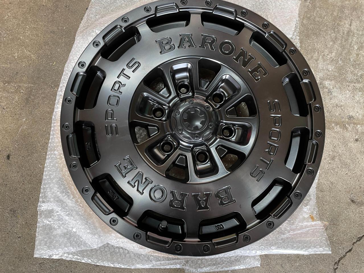FABULOUS(ファブレス)BARONE(ヴァローネ) AP-12(1P) | カー用品 アルミホイール 17インチホイールを通販で購入する | 中古カー＆バイク用品の販売ならアップガレージ