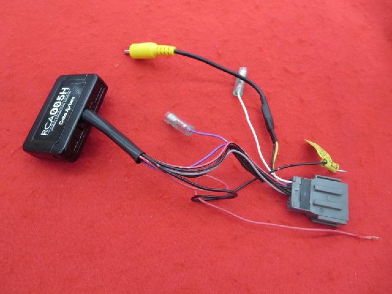 DataSystem RCA005H リアカメラ接続アダプター JC1/JC2 ライフ ･JE1/JE2 ゼスト | 中古品 | アップガレージ 宮崎北店 | カー用品 カーAVアクセサリー ...