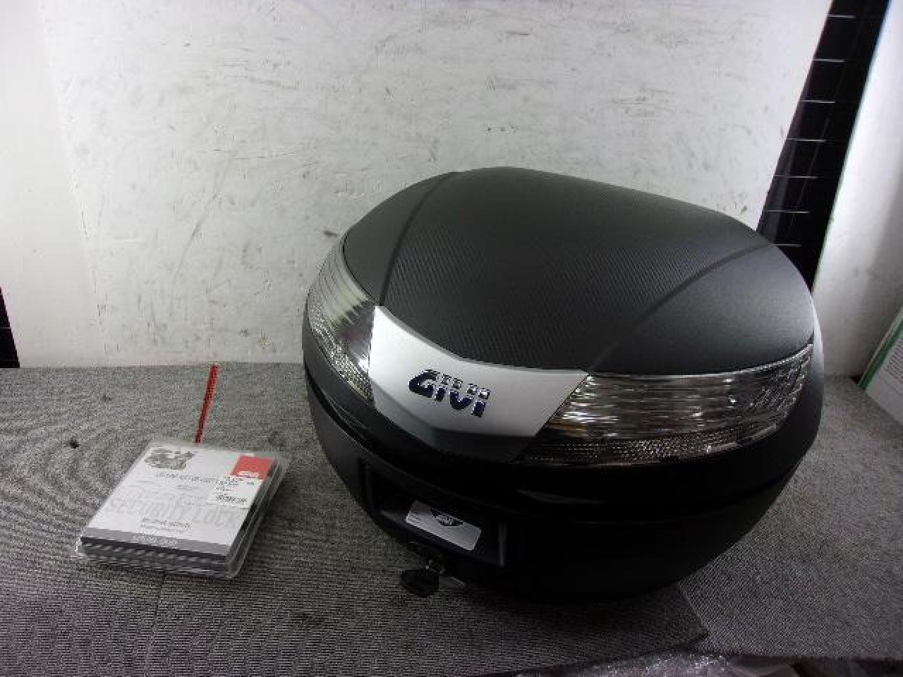GIVI(ジビ) V40 モノキーベース リアボックス TECH未塗装ブラック | バイク用品 ツーリング用品 BOX(二輪)を通販で購入する | 中古カー＆バイク用品の販売ならアップガレージ