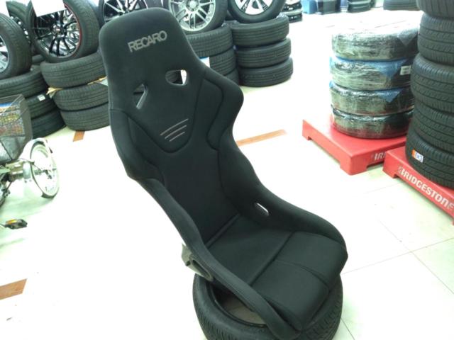 RECARO RS-G(RSG) フルバケットシート【値下げしました】 | カー用品 シート フルバケットシート(レカロ)を通販で購入する ...