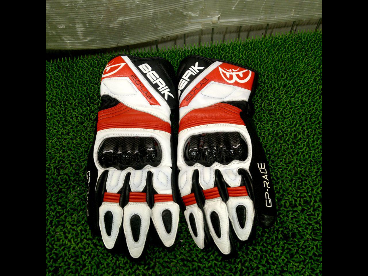 BERIK GP-RACE 2.0-LAE/レーシンググローブ Mサイズ★価格見直しました★ | 中古品 | アップガレージ 千葉八千代店 ...