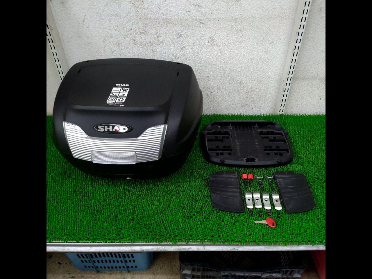 【SHAD】SH40 トップケース 汎用 | バイク用品 ツーリング用品 バッグ(二輪)を通販で購入する | 中古カー＆バイク用品の販売なら ...