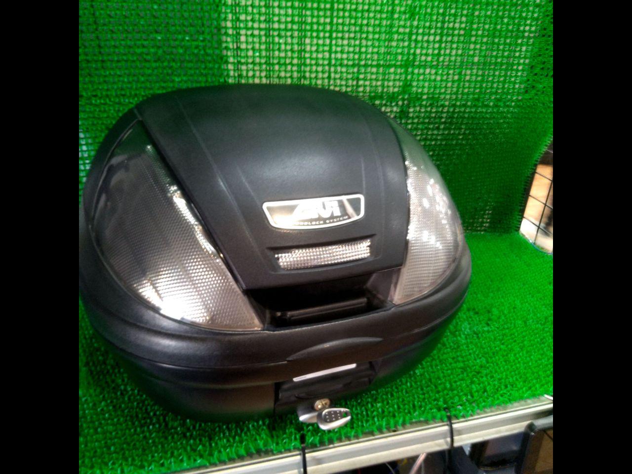 GIVI GIVI モノロック 37L E370NTD スモークレンズ | 中古品 | アップガレージ 相模原中央店 | バイク用品 ツーリング用品 BOX(二輪)を通販で購入する | 中古 ...