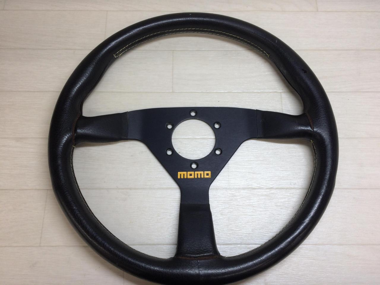 MOMO VELOCE RACING(ヴェローチェレーシング) 350mm | カー用品 インテリア ステアリングを通販で購入する | 中古 ...