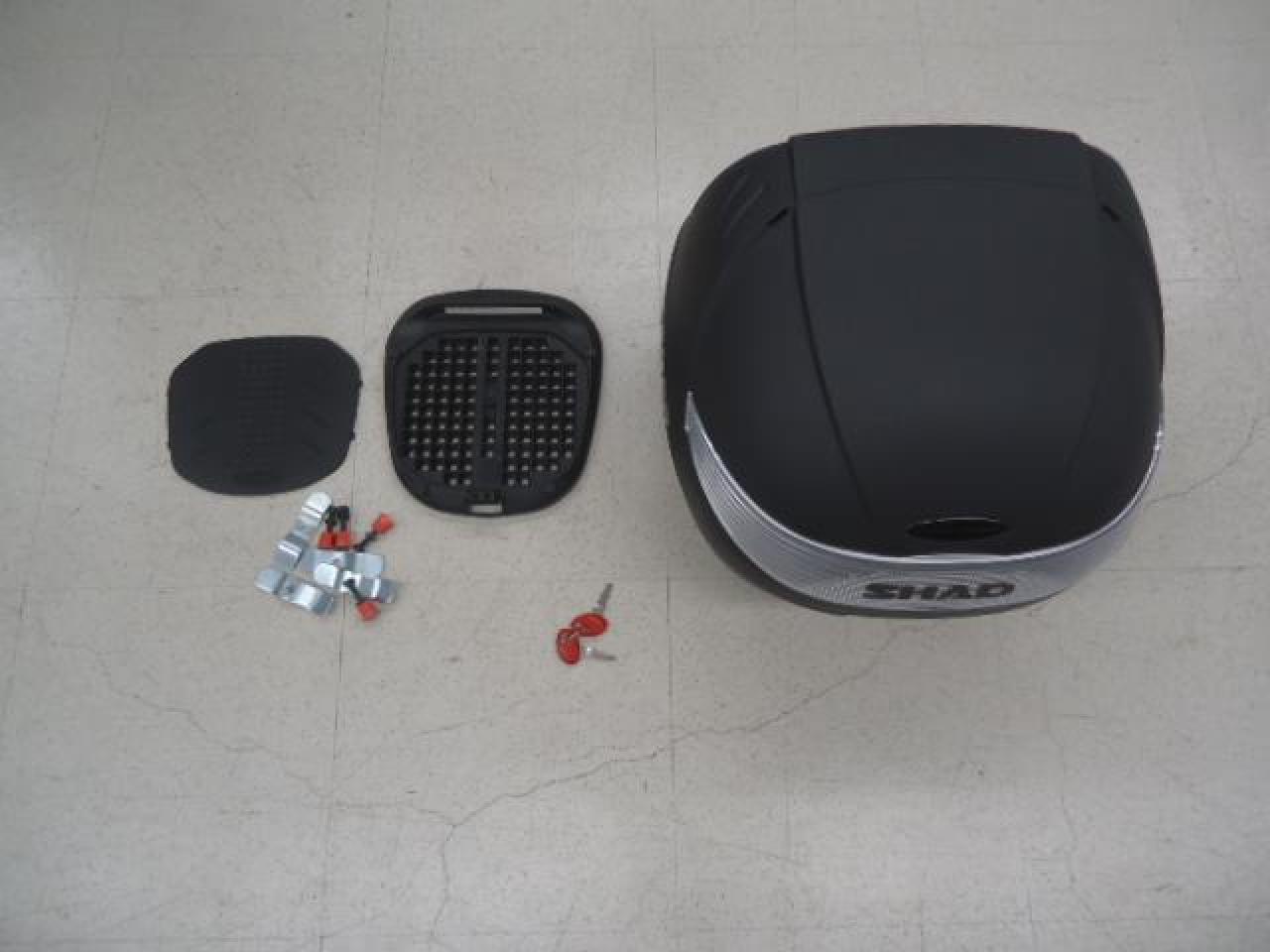 SHAD SH29 トップケース X07021 | バイク用品 ツーリング用品 BOX(二輪)を通販で購入する | 中古カー＆バイク用品の販売 ...