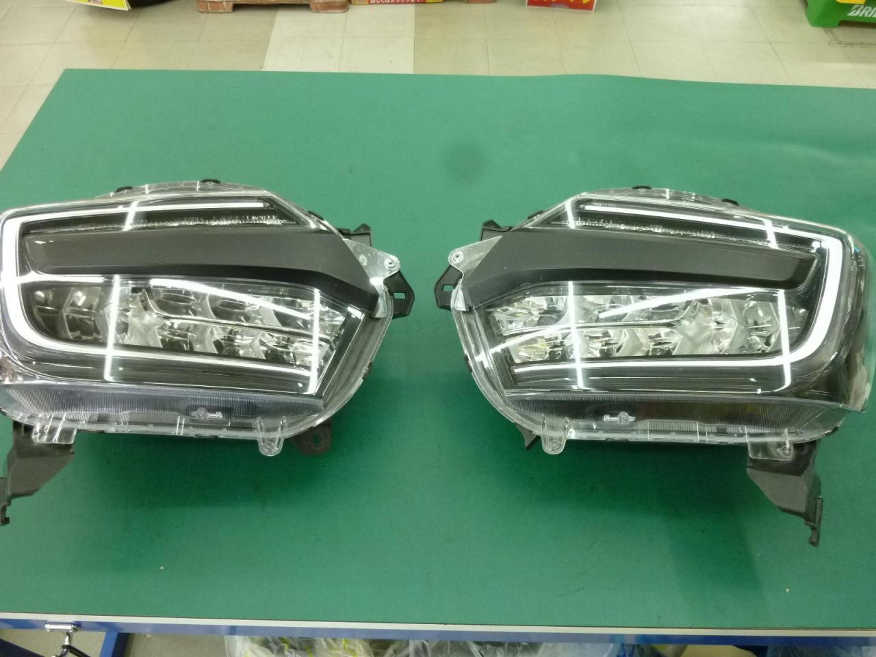 ワケアリ品 【ホンダ純正】JF-3 後期 N-BOXカスタム ヘッドライト左右セット | カー用品 ボディパーツ ヘッドライトを通販で購入する | 中古カー＆バイク用品の販売ならアップガレージ