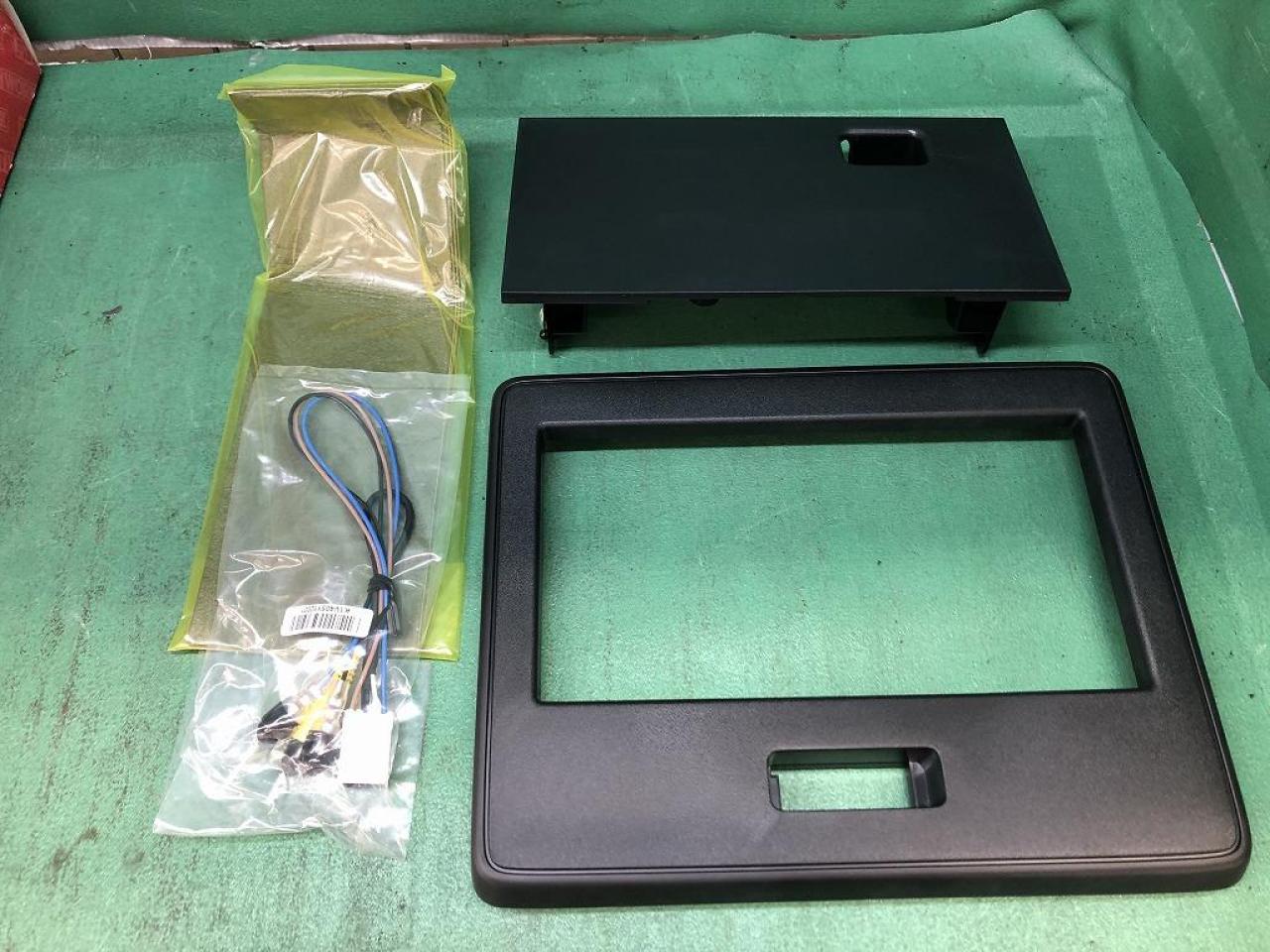 【スズキ純正】[73821-63RA0-CT3] 純正オーディオ交換ガーニッシュ 8インチモデル用 | 新古品 | アップガレージ 滋賀彦根店 ...