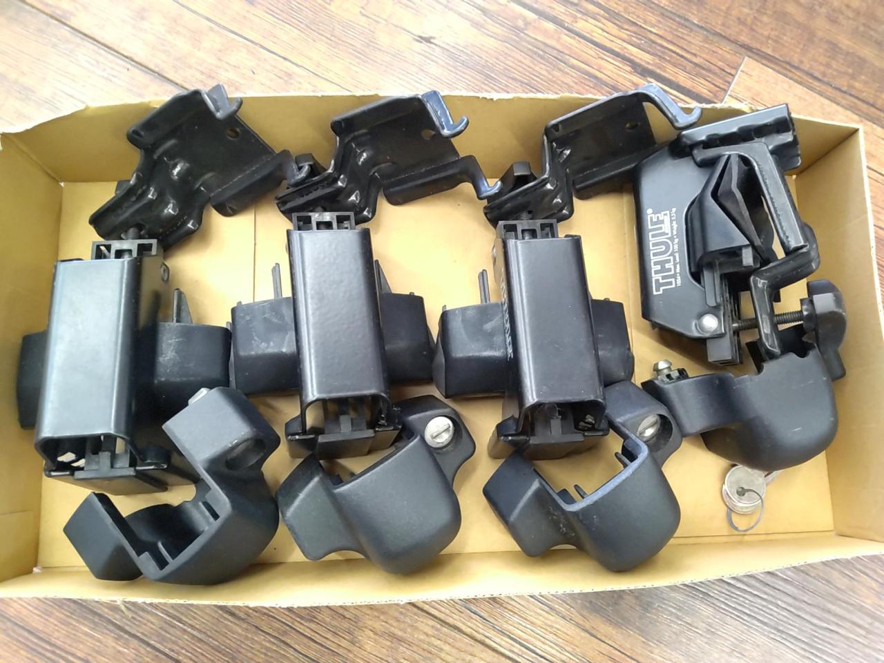 【大幅値下げ】【THULE】415(1054-1)ルーフレール車用 ベースフット | カー用品 キャリア その他キャリアを通販で購入する ...