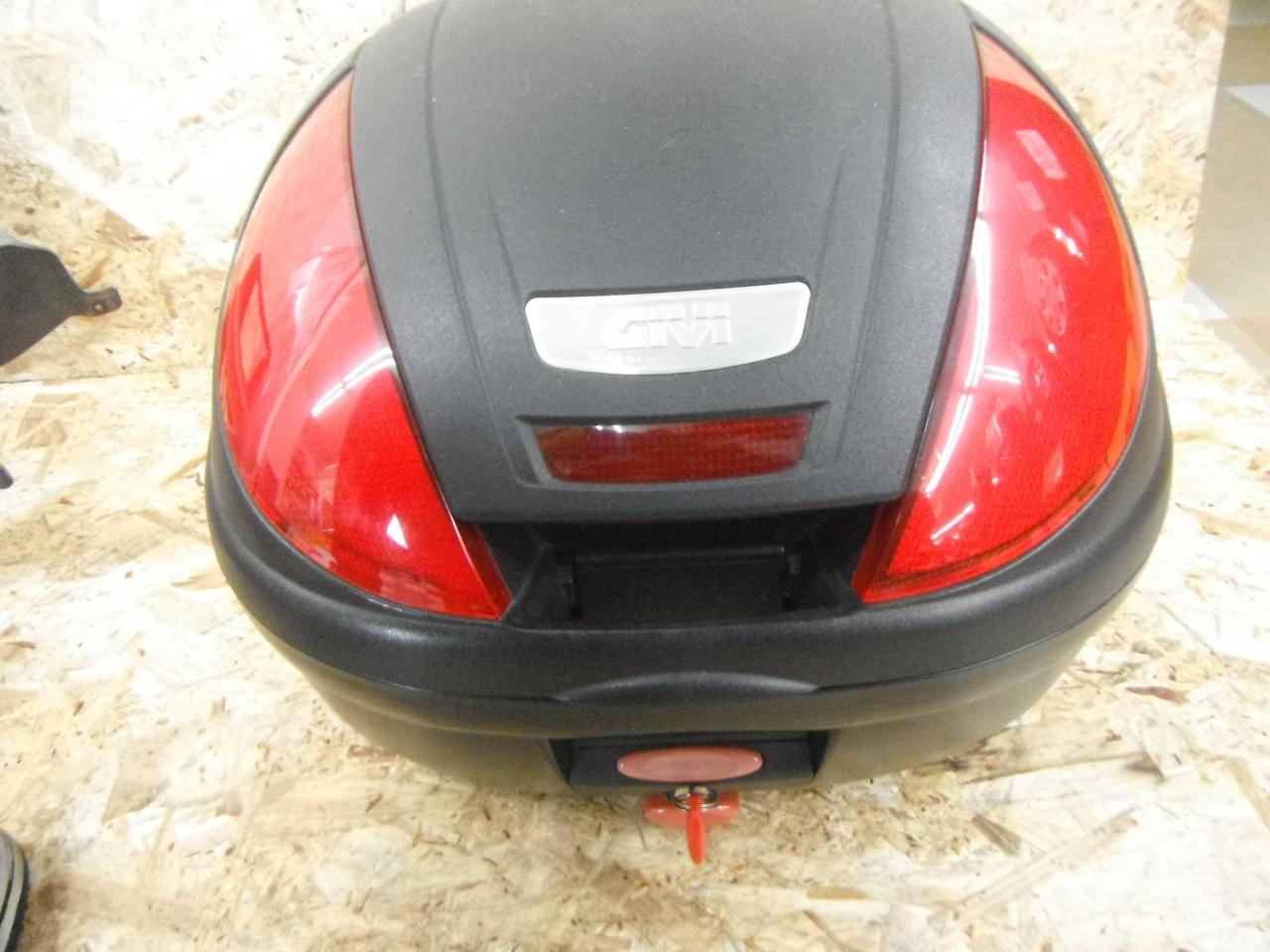 【GIVI】E370 リアボックス | バイク用品 ツーリング用品 BOX(二輪)を通販で購入する | 中古カー＆バイク用品の販売ならアップガレージ