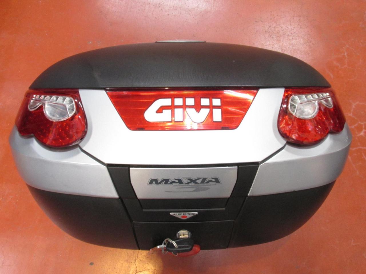 GIVI(ジビ) E55 MAXIA3 モノキーケース 【55L】 | バイク用品 ツーリング用品 BOX(二輪)を通販で購入する | 中古カー＆バイク用品の販売ならアップガレージ