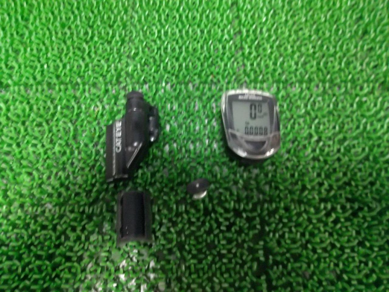 CATEYE MICRO WIRELESS サイクルコンピューター | 自転車 コンピューター/カメラ コンピュータを通販で購入する | 中古 ...