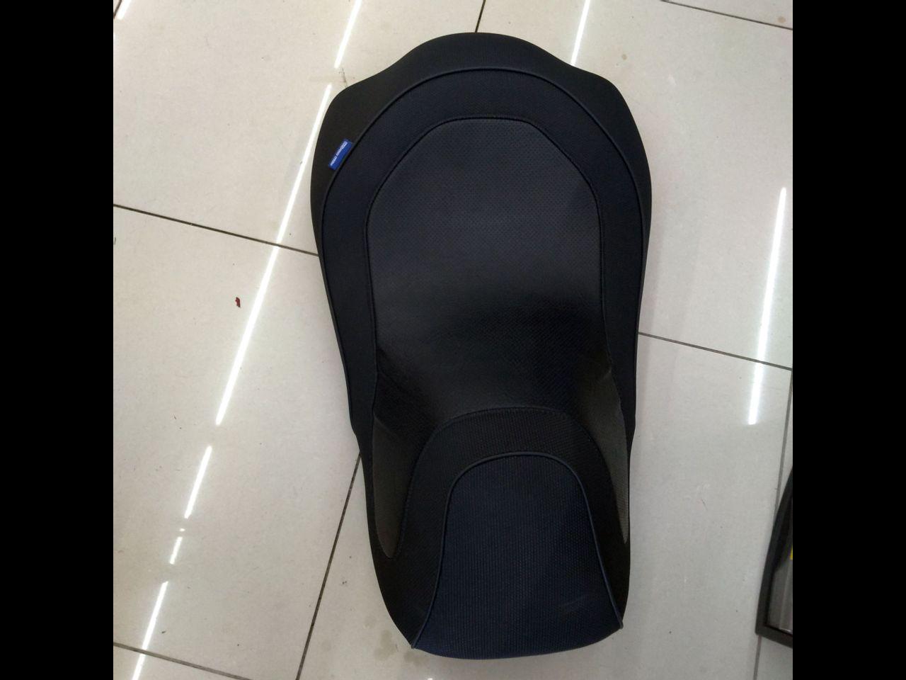 WirusWinローダウン シート 【フォルツァ/MF10】【値下げしました】 | バイク用品 外装 シート(二輪)を通販で購入する | 中古カー＆バイク用品の販売ならアップガレージ