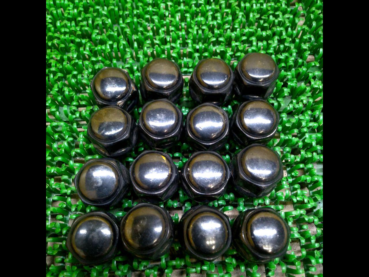 M12×P1.5 HEX21 ブラックナット 16個セット | カー用品 タイヤホイール関連 取付ナットを通販で購入する | 中古カー＆バイク用品の販売ならアップガレージ