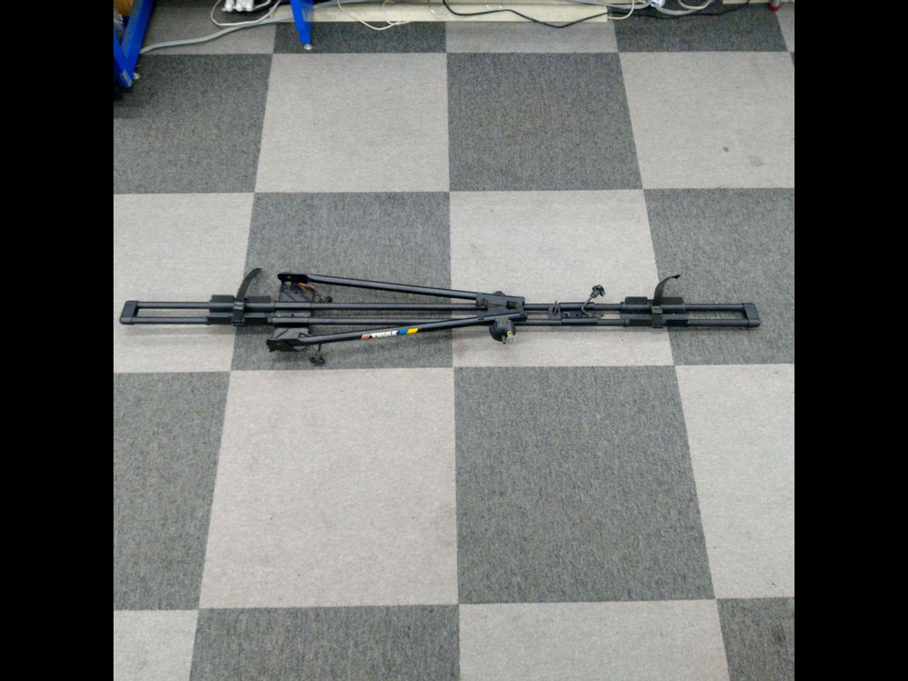 THULE 1050-51 サイクルキャリア | カー用品 キャリアを通販で購入する | 中古カー＆バイク用品の販売ならアップガレージ