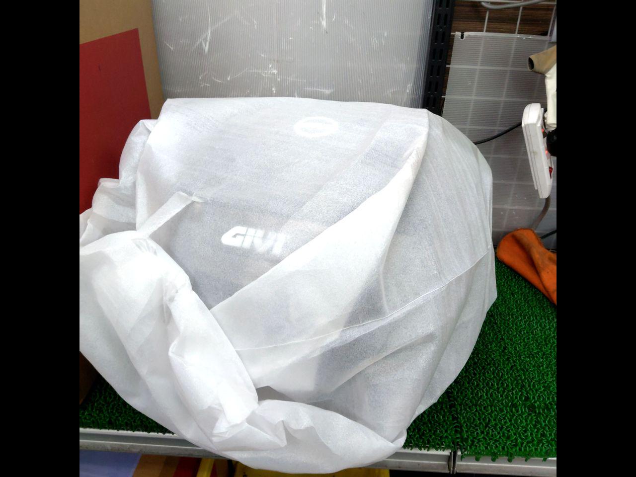 ☆値下げしました☆GIVI トップケース E300NT2D 未塗装ブラック/ブラックレンズ 【91507】 | バイク用品 ツーリング用品 ...