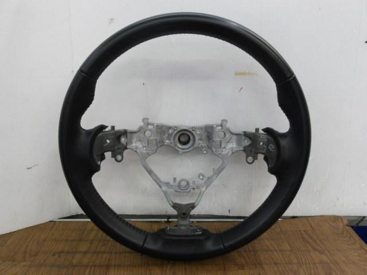 トヨタ純正(TOYOTA) 純正レザーステアリング(GS120-05940) | カー用品 インテリア ステアリングを通販で購入する | 中古カー＆バイク用品の販売ならアップガレージ