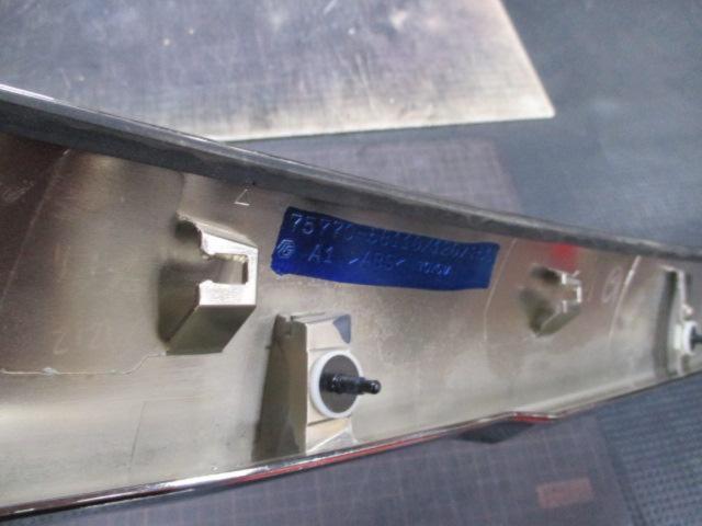 トヨタ純正 30系 アルファード後期純正 フロントボンネットモール【75770-58110/120/150】 | 中古品 | アップガレージ ...