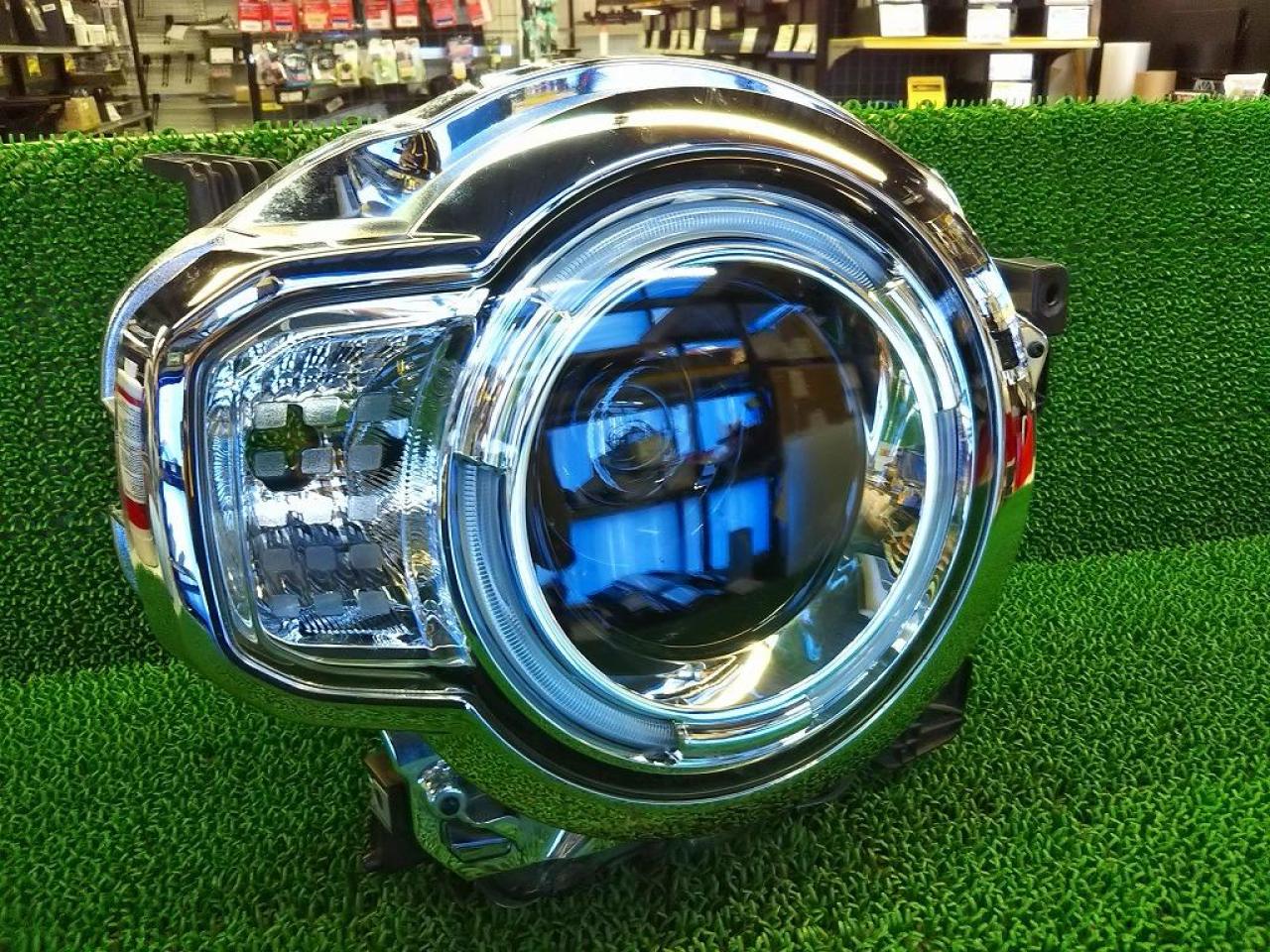 【スズキ純正】ハスラー/MR52S,MR92S 純正LEDヘッドライト 運転席側(右側)のみ | カー用品 ボディパーツ ヘッドライトを通販で購入する | 中古カー＆バイク用品の販売ならアップガレージ