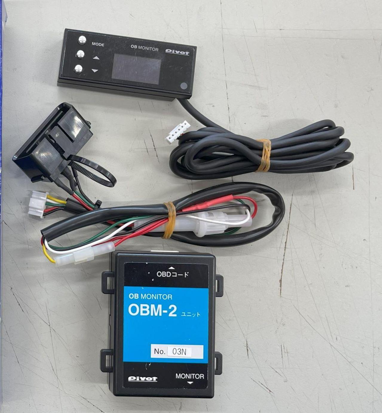 Pivot OB MONITOR OMM-2 OBDモニター | 中古品 | アップガレージ 豊田梅坪店 | カー用品 電装系 その他電装系を ...
