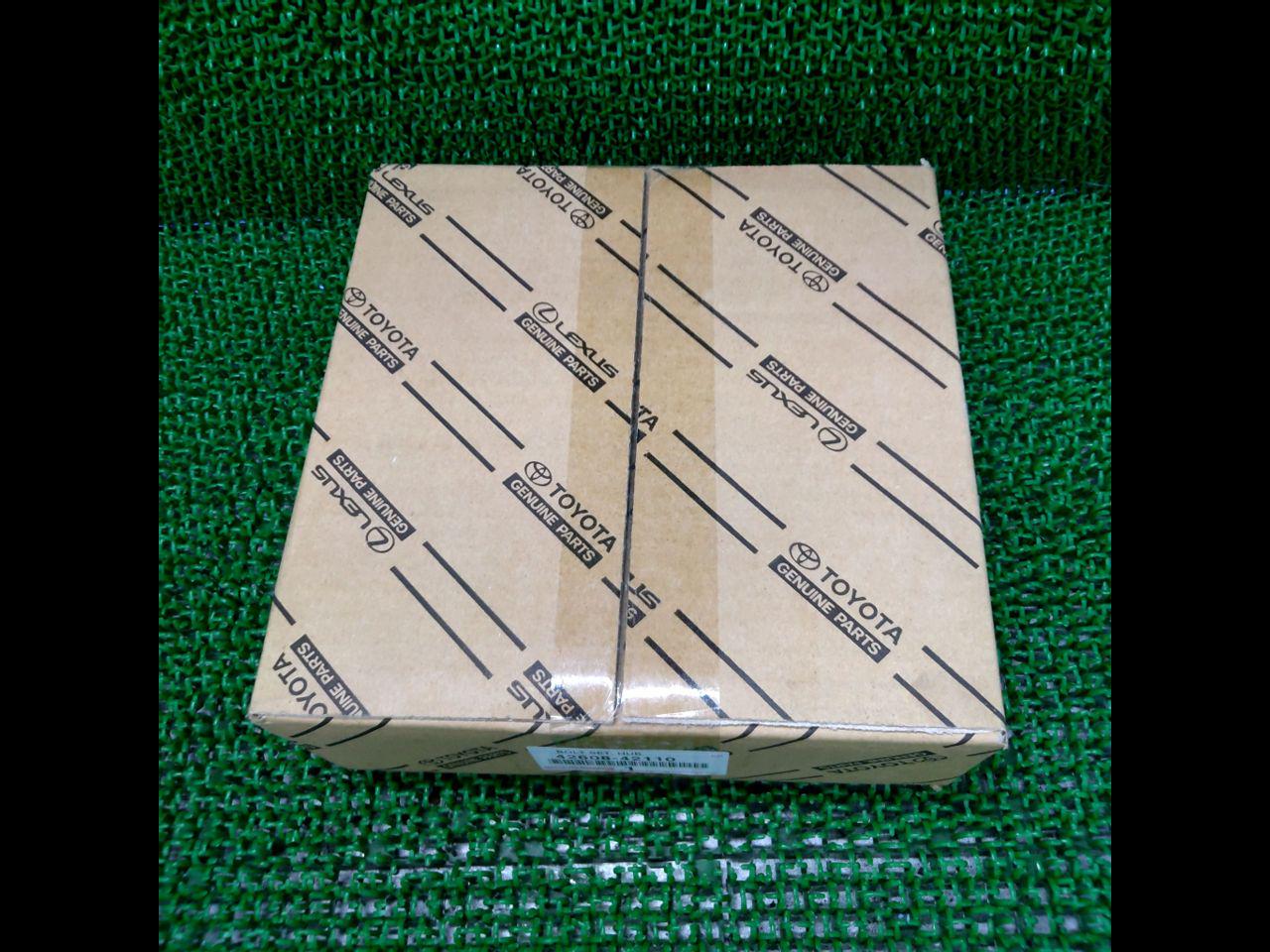 TOYOTA ボルトセット 42608-42110 | 新古品 | アップガレージ ホイールズ相模原陽光台店 | カー用品 タイヤホイール関連 取付ナットを通販で購入する | 中古カー＆バイク ...