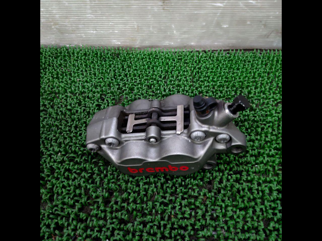 Brembo Axial4Potキャリパー 汎用40mmピッチ | バイク用品 ブレーキ キャリパー(二輪)を通販で購入する | 中古カー ...