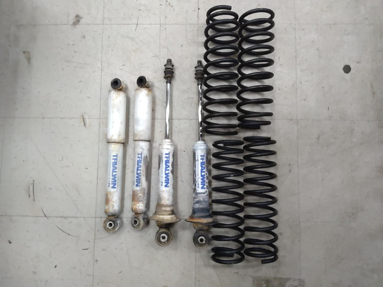 ワケアリ APIO/TRIALWIN リフトアップサス+ショックアブソーバー【ジムニー/JA12･22】 | カー用品 足まわり その他足まわりを通販で購入する | 中古カー＆バイク用品の販売 ...