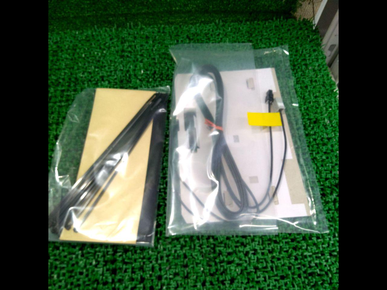 TOYOTA純正 アンテナセット 08609-00040 | 新古品 | アップガレージ 柏沼南店 | カー用品 カーAVアクセサリー テレビアクセサリーを通販で購入する | 中古カー＆バイク ...