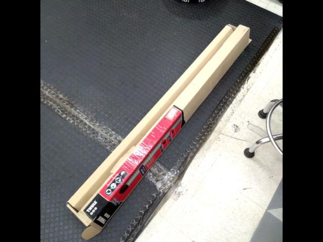 THULE 869 エアロバー | 中古品 | アップガレージ いわき店 | カー用品 キャリアを通販で購入する | 中古カー＆バイク用品の ...