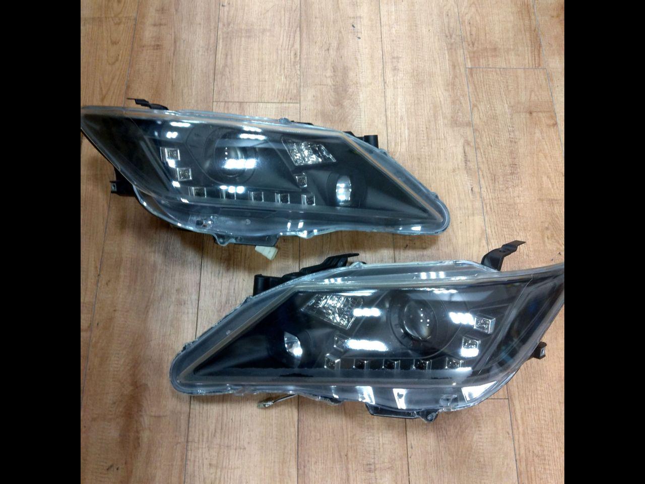 JUNYAN カムリ /AVV50 前期 ヘッドライト | カー用品 ボディパーツ ヘッドライトを通販で購入する | 中古カー＆バイク用品の販売ならアップガレージ