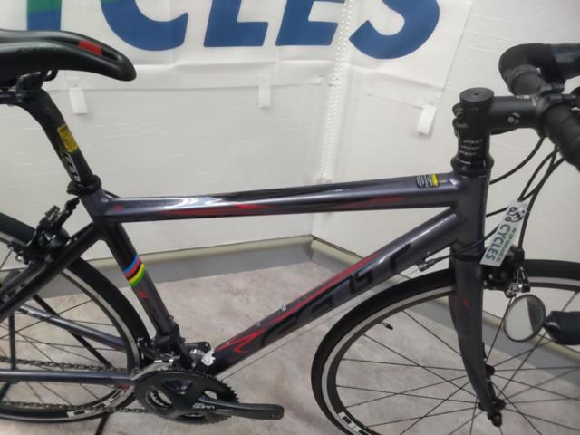 1大特価 FELT Z100 700C 2×9S アルミフレームロードバイク 2009年頃? 【フレーム】C-C:約525mm/C-T:約470mm(実測値) | ロードバイクを通販で購入する ...