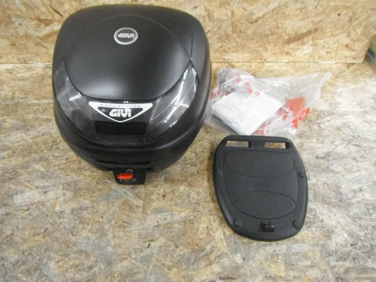 【GIVI】MONOLOCK SYSTEM モノロックケースE30 | バイク用品 ツーリング用品 BOX(二輪)を通販で購入する | 中古カー＆バイク用品の販売ならアップガレージ