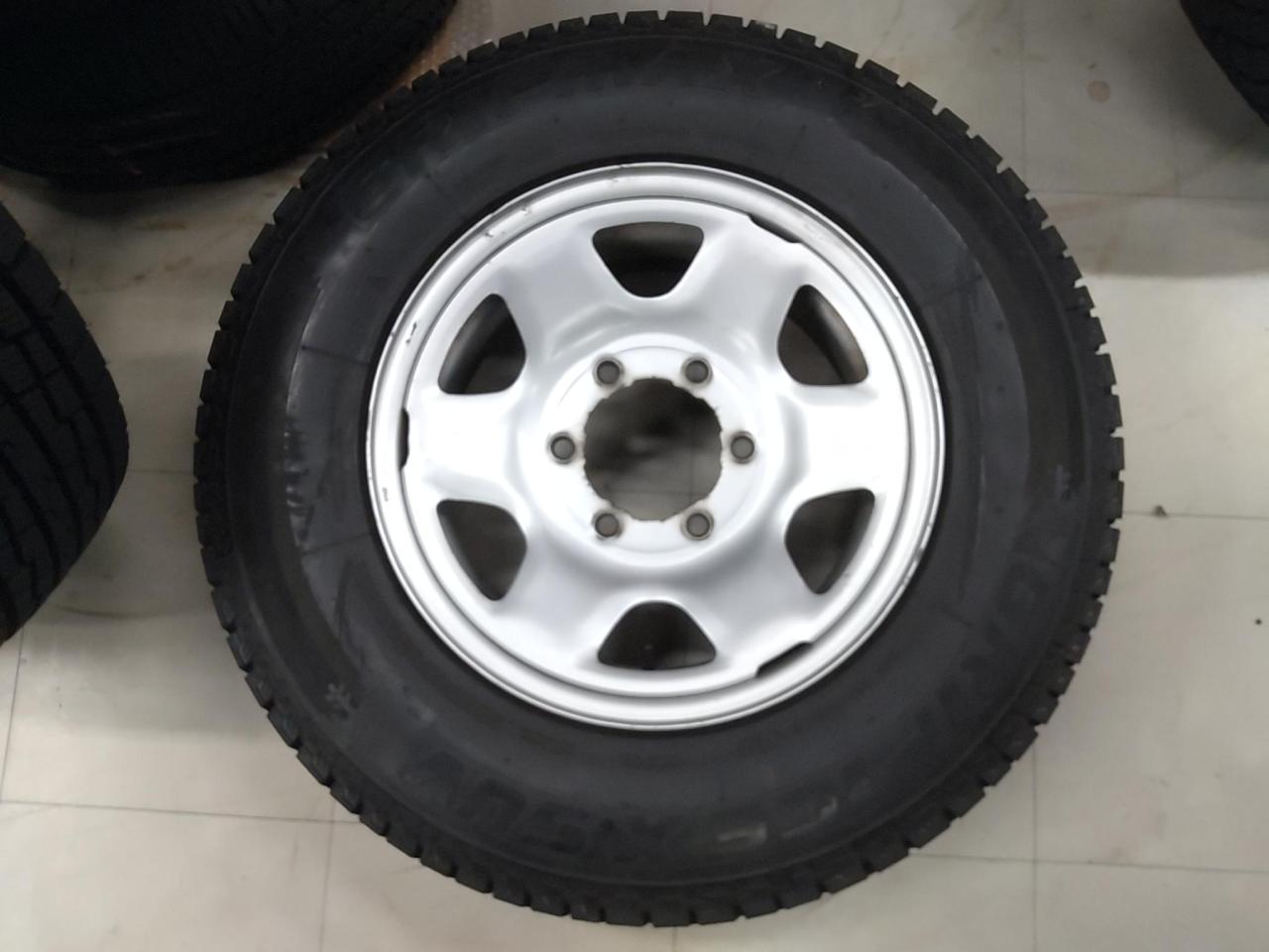 トヨタ純正 純正スチールホイール ハイエース/100系 + GRIPMAX GRIP ICE X SUV | カー用品 スタッドレスタイヤ ...