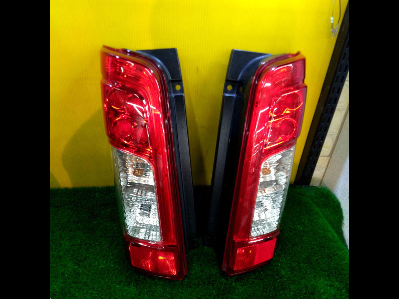 NISSAN キャラバンNV350/E26後期純正LEDテールレンズ 【ICHIKOH D209】 | カー用品 ボディパーツ テールレンズを通販で購入する | 中古カー＆バイク用品の販売なら ...