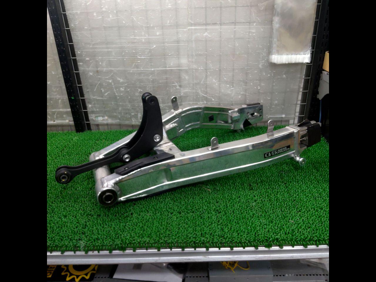 OVER RACING スイングアーム Type7 【ZX-25R(20-22)/ZX-4R(23-)】 | バイク用品 足まわり スイング ...