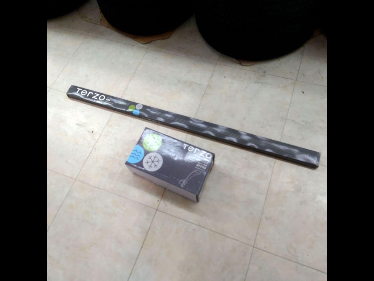 【TERZO】エヴリィ/ DA17 TERZO EF4TM レインモールタイプ フ+EB6 | カー用品 キャリアを通販で購入する | 中古カー＆バイク用品の販売ならアップガレージ