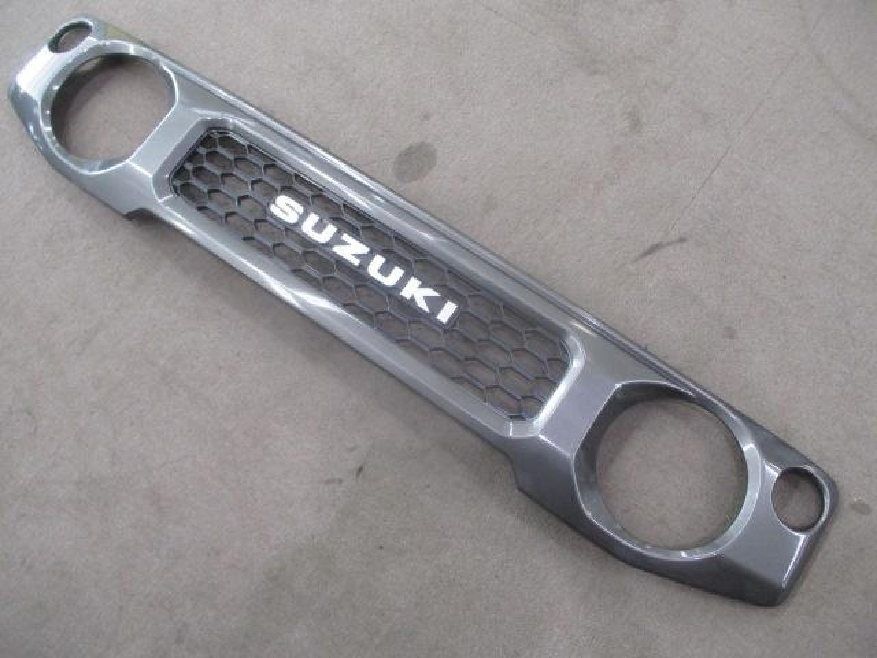 SUZUKI(スズキ) 純正オプションフロントグリル 【ジムニー/JB64W ジムニーシエラ/JB74W】 | カー用品 ボディパーツ グリル ...