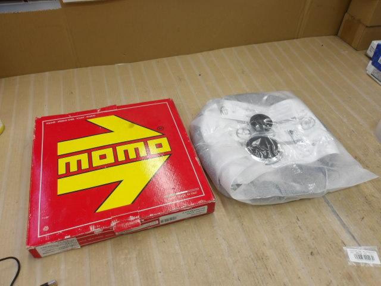 MOMO MILLENIUM/ミレニアム M-51 | カー用品 インテリア ステアリングを通販で購入する | 中古カー＆バイク用品の販売ならアップガレージ