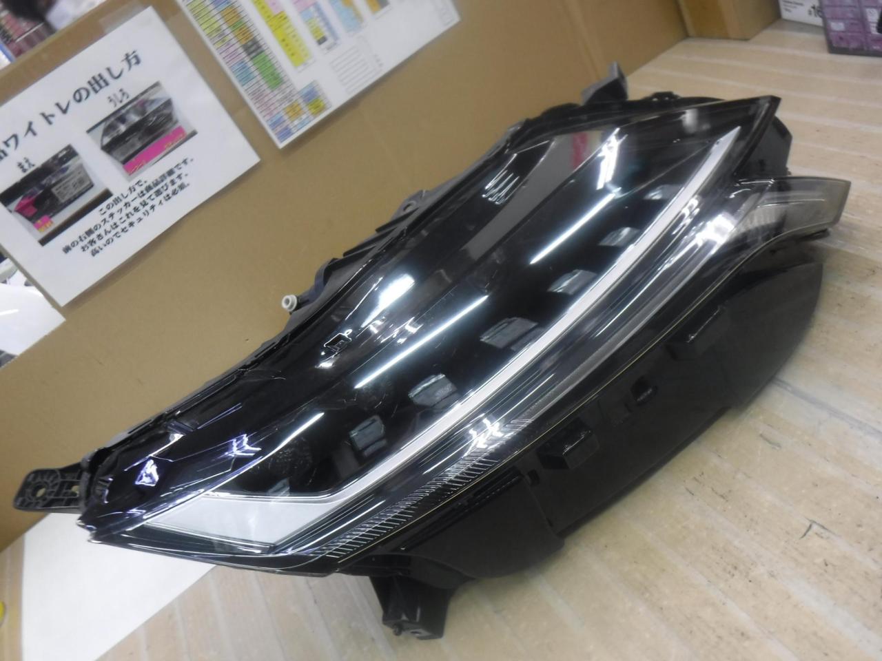 【運転席 RH側】日産純正 ヘッドライト | カー用品 ボディパーツ ヘッドライトを通販で購入する | 中古カー＆バイク用品の販売ならアップガレージ