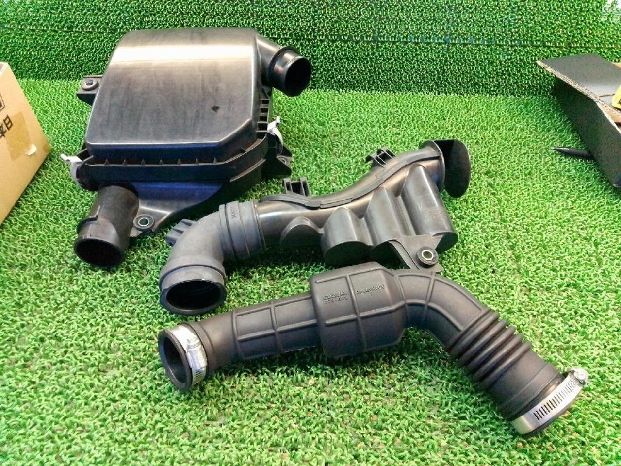 【スズキ純正】ジムニー/JB64 エアクリーナーボックス+パイピング | 中古品 | アップガレージ 宇都宮店 | カー用品 吸気・排気系 ...