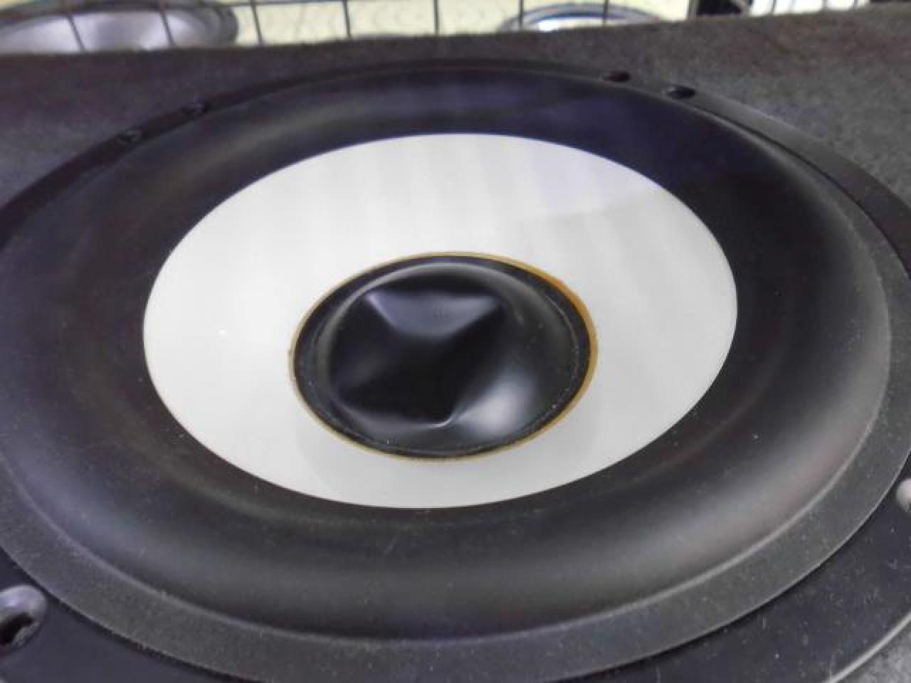 メーカー不明 エンクロージャー(サブウーハー用BOX) + BEWITH R-180 | カー用品 スピーカー サブウーハースピーカーBOX付を通販で購入する | 中古カー＆バイク用品の販売 ...