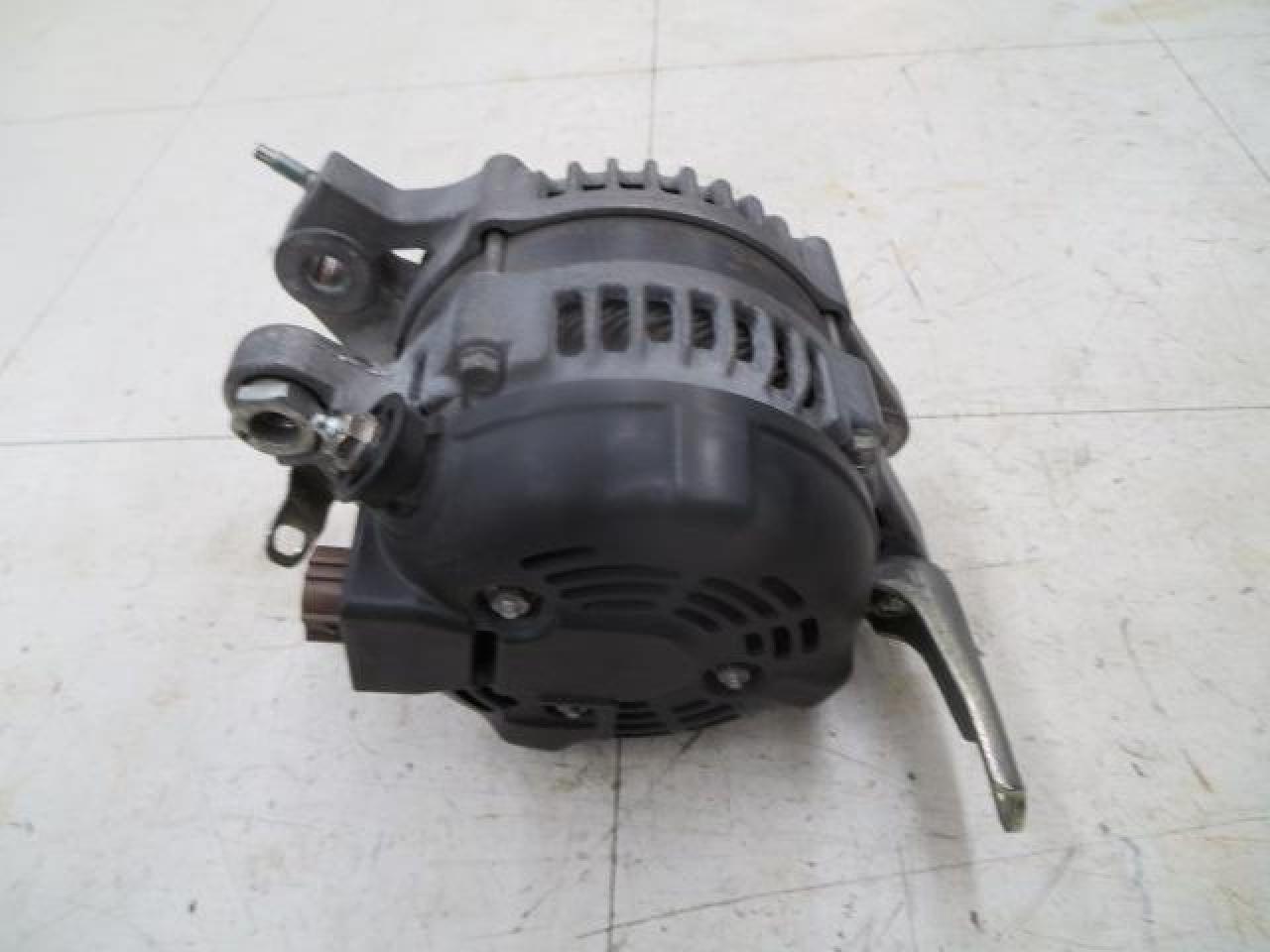DENSO製 オルタネーター 27060-31240/104210-1310 | カー用品 電装系 電装パーツを通販で購入する | 中古カー ...