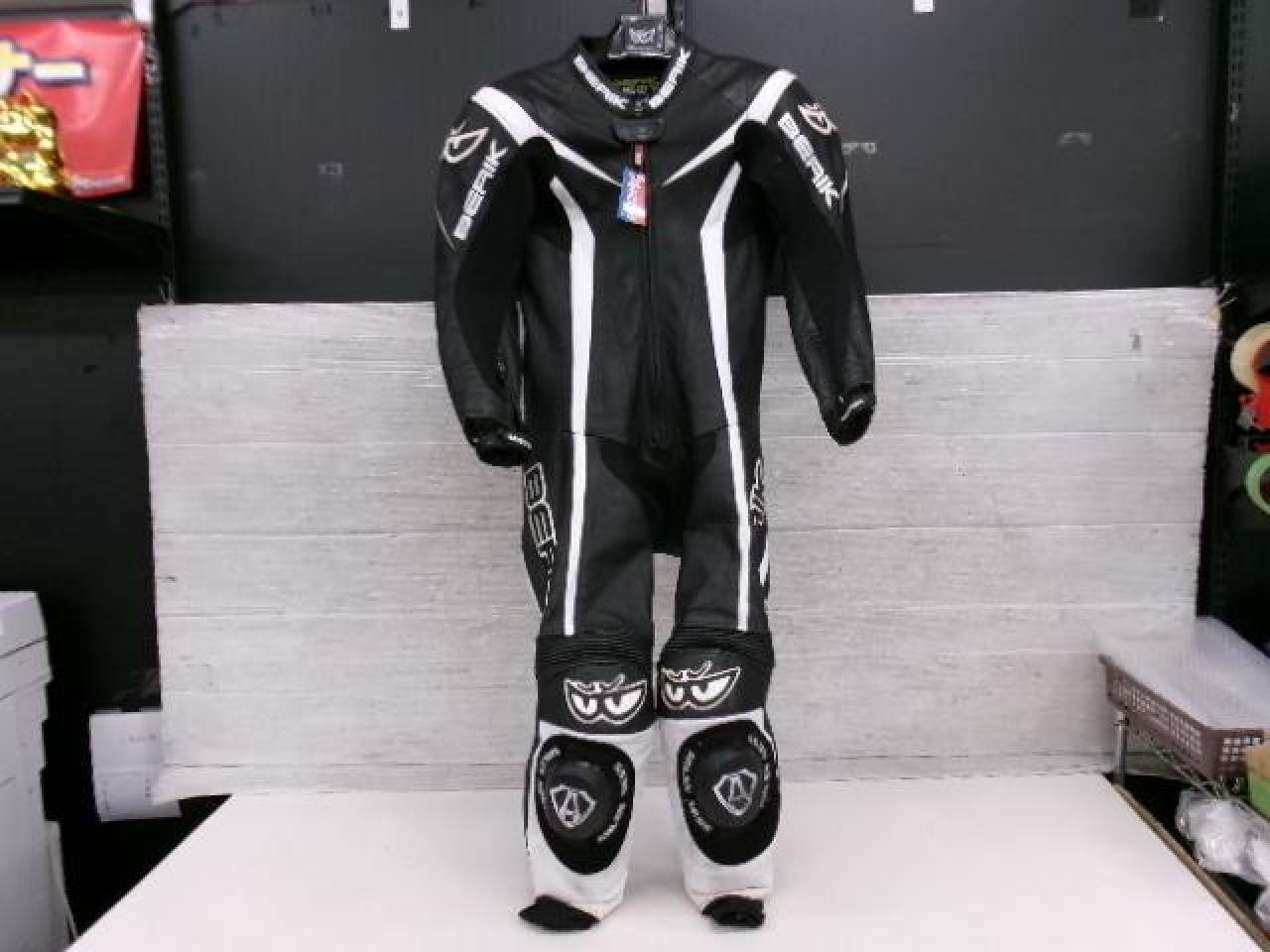 BERICK レーシングスーツ BEK15786 | バイク用品 ウエア レーシングスーツ(二輪)を通販で購入する | 中古カー＆バイク用品の ...