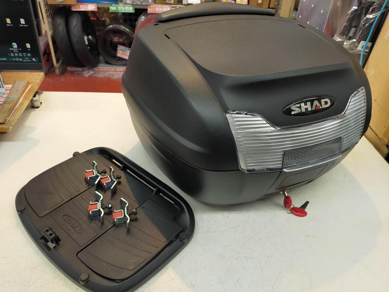 SHAD(シャッド) SH40・リアBOX 【40L】 | バイク用品 ツーリング用品 BOX(二輪)を通販で購入する | 中古カー＆バイク用 ...
