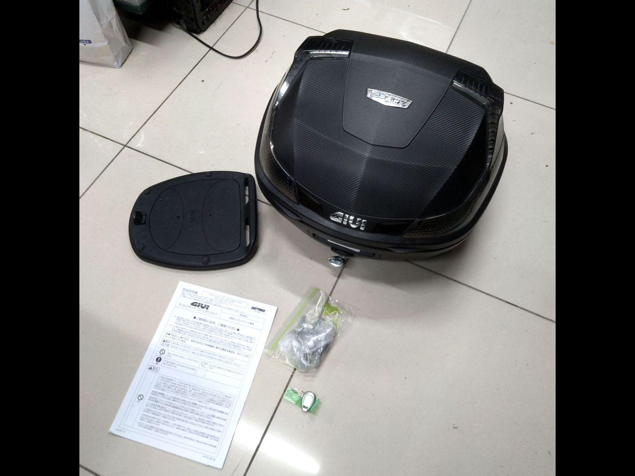 GIVI BLADE トップケース 37L | バイク用品 ツーリング用品 BOX(二輪)を通販で購入する | 中古カー＆バイク用品の販売ならアップガレージ