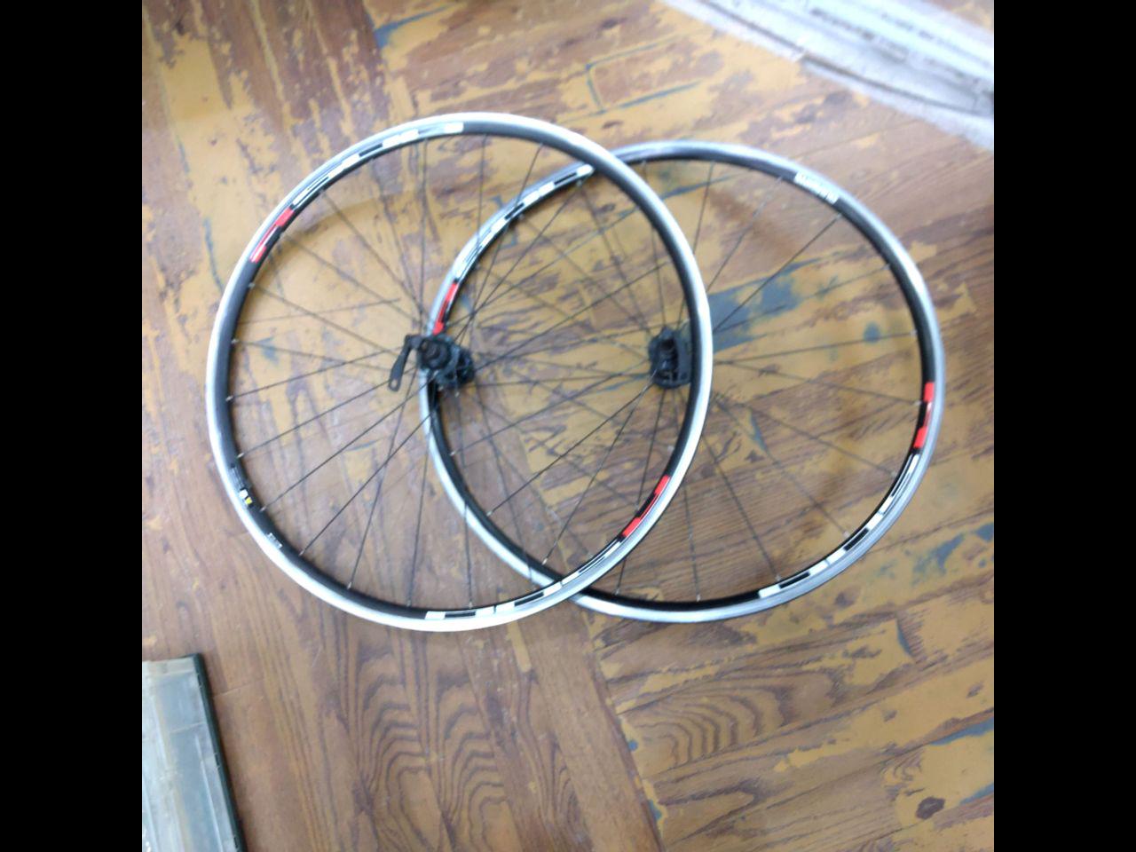 【1/9までお取り置き】SHIMANO WH-R501 700C 前後ホイールセット | 自転車 ホイール/ハブ/リム ホイールを通販で購入 ...