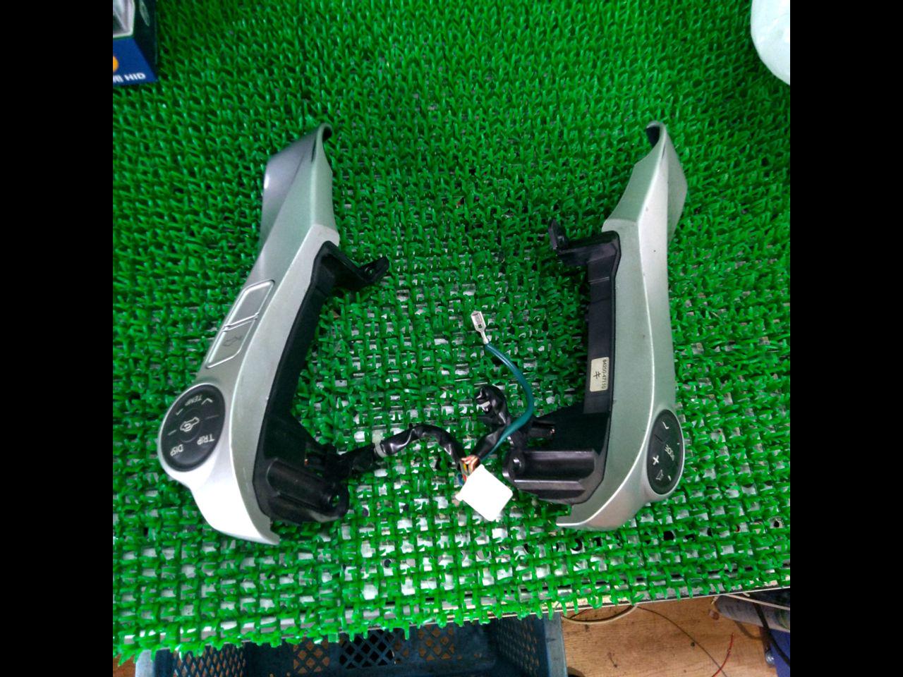 トヨタ純正 ステアリングスイッチ 【プリウス 30系】 | カー用品 インテリア ステアリング関連を通販で購入する | 中古カー＆バイク用品の ...